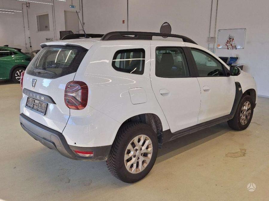 White Dacia Duster 2022 in Vilnius, with an engine capacity of 1.46 L and mileage of 202 thousand km for 13190 €, photo 4 on AUTOMOTO.COM.LV