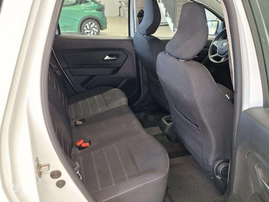 White Dacia Duster 2022 in Vilnius, with an engine capacity of 1.46 L and mileage of 202 thousand km for 13190 €, photo 14 on AUTOMOTO.COM.LV