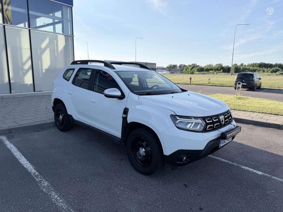 White Dacia Duster 2022 in Vilnius, with an engine capacity of 1.30 L and mileage of 115 thousand km for 11999 €, photo 4 on AUTOMOTO.COM.LV