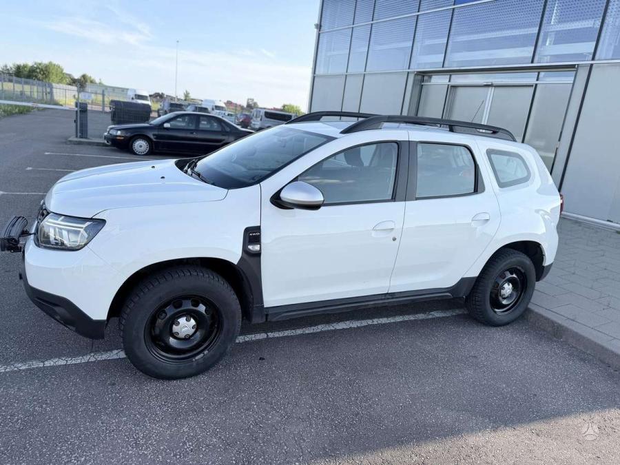 White Dacia Duster 2022 in Vilnius, with an engine capacity of 1.30 L and mileage of 115 thousand km for 11999 €, photo 5 on AUTOMOTO.COM.LV
