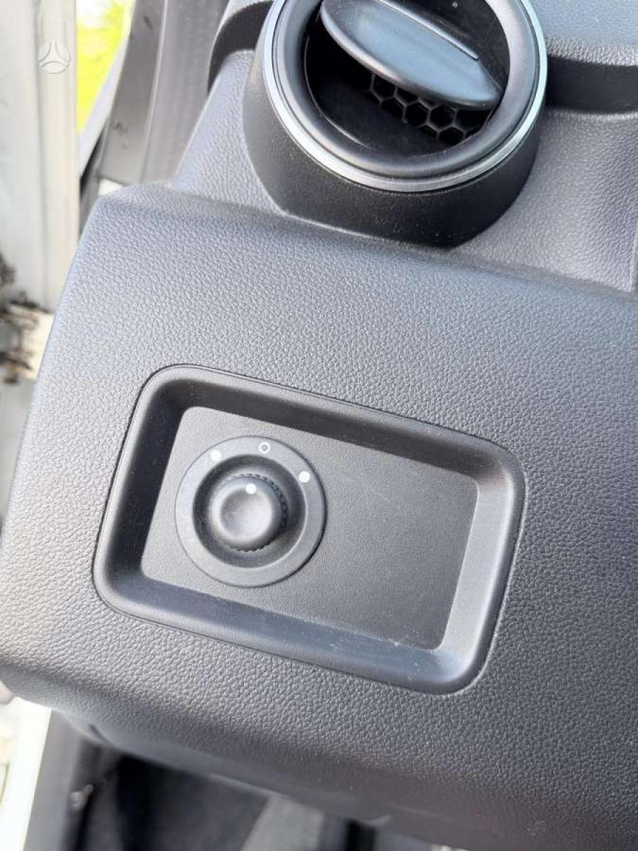 White Dacia Duster 2022 in Vilnius, with an engine capacity of 1.30 L and mileage of 115 thousand km for 11999 €, photo 14 on AUTOMOTO.COM.LV