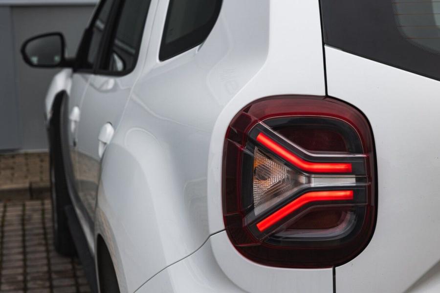 White Dacia Duster 2022 in Ventspils, with an engine capacity of 1.00 L and mileage of 97 thousand km for 12050 €, photo 12 on AUTOMOTO.COM.LV