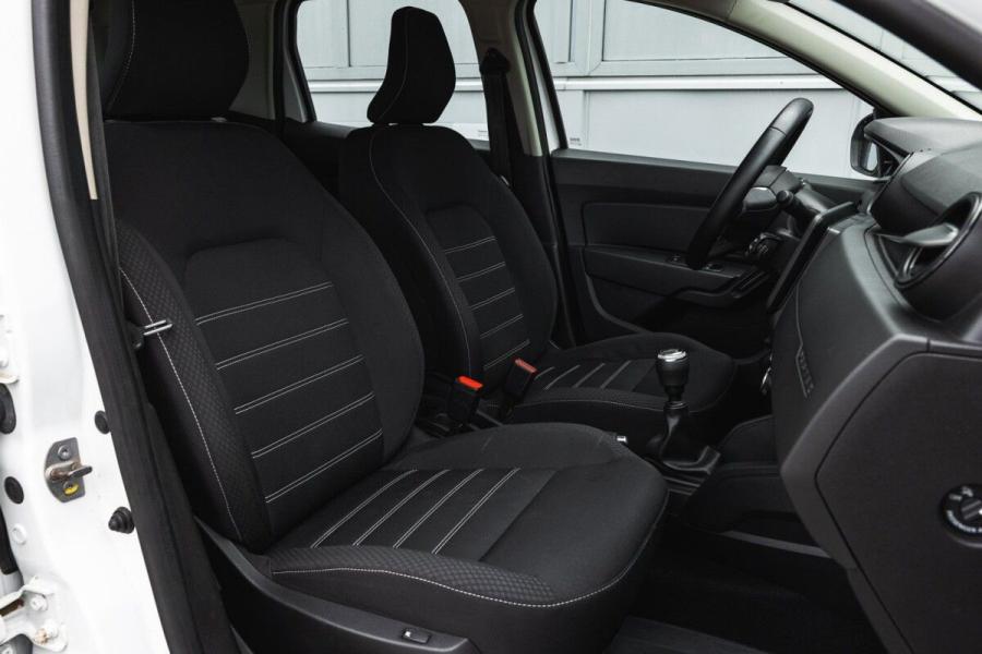 White Dacia Duster 2022 in Ventspils, with an engine capacity of 1.00 L and mileage of 97 thousand km for 12050 €, photo 15 on AUTOMOTO.COM.LV