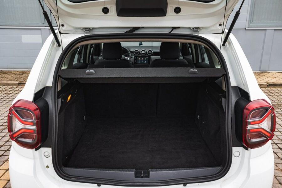 White Dacia Duster 2022 in Ventspils, with an engine capacity of 1.00 L and mileage of 97 thousand km for 12050 €, photo 13 on AUTOMOTO.COM.LV