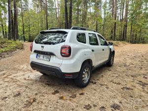 White Dacia Duster 2022 in Riga, with an engine capacity of 1.00 L and mileage of 116 thousand km for 9250 €, photo 3 on AUTOMOTO.COM.LV