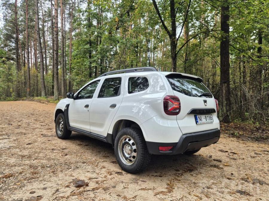 White Dacia Duster 2022 in Riga, with an engine capacity of 1.00 L and mileage of 116 thousand km for 9250 €, photo 4 on AUTOMOTO.COM.LV