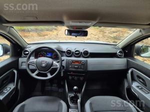 White Dacia Duster 2022 in Riga, with an engine capacity of 1.00 L and mileage of 116 thousand km for 9250 €, photo 5 on AUTOMOTO.COM.LV