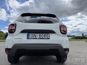 White Dacia Duster 2023 in Cesis, with an engine capacity of 1.30 L and mileage of 0 thousand km for 15900 €, photo 6 on AUTOMOTO.COM.LV