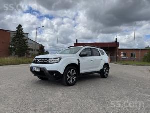 White Dacia Duster 2023 in Cesis, with an engine capacity of 1.30 L and mileage of 0 thousand km for 15900 €, photo 9 on AUTOMOTO.COM.LV