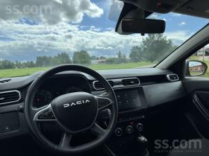 White Dacia Duster 2023 in Cesis, with an engine capacity of 1.30 L and mileage of 0 thousand km for 15900 €, photo 19 on AUTOMOTO.COM.LV
