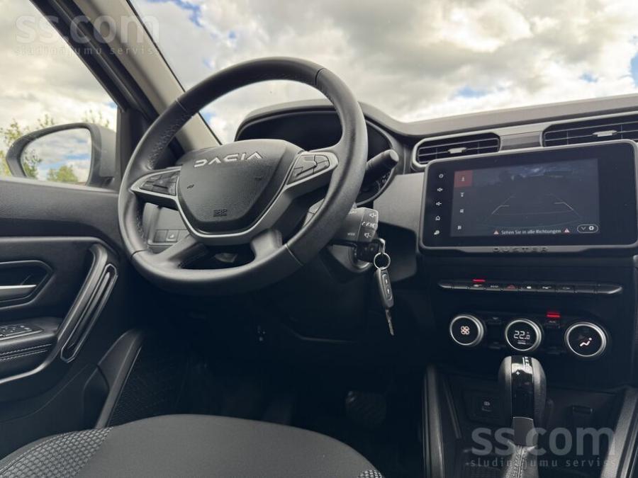 White Dacia Duster 2023 in Cesis, with an engine capacity of 1.30 L and mileage of 0 thousand km for 15900 €, photo 23 on AUTOMOTO.COM.LV
