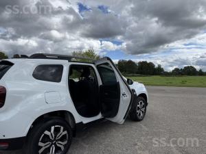 White Dacia Duster 2023 in Cesis, with an engine capacity of 1.30 L and mileage of 0 thousand km for 15900 €, photo 25 on AUTOMOTO.COM.LV