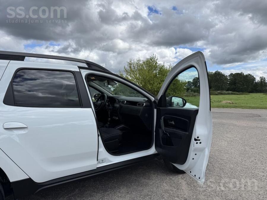 White Dacia Duster 2023 in Cesis, with an engine capacity of 1.30 L and mileage of 0 thousand km for 15900 €, photo 27 on AUTOMOTO.COM.LV