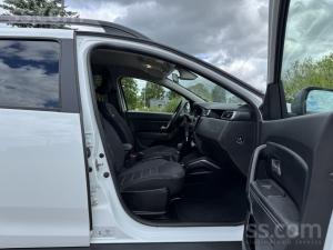 White Dacia Duster 2023 in Cesis, with an engine capacity of 1.30 L and mileage of 0 thousand km for 15900 €, photo 28 on AUTOMOTO.COM.LV