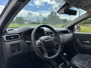 White Dacia Duster 2023 in Cesis, with an engine capacity of 1.30 L and mileage of 0 thousand km for 15900 €, photo 30 on AUTOMOTO.COM.LV