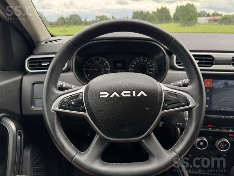 White Dacia Duster 2023 in Cesis, with an engine capacity of 1.30 L and mileage of 0 thousand km for 15900 €, photo 33 on AUTOMOTO.COM.LV