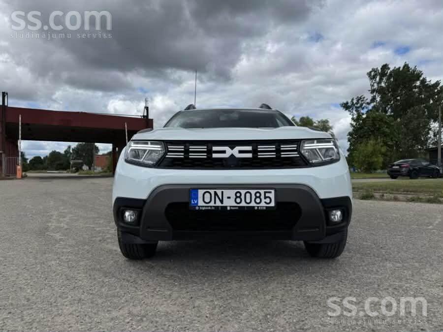Balts Dacia Duster 2023 Cēsis, ar dzinēja tilpumu 1.30 L un nobraukumu 198 tūkst. km par 16000 €, foto 1 vietnē AUTOMOTO.COM.LV