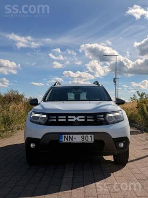Белый Дачия Duster 2023 в Рига, объемом двигателя 1.50 л и пробегом 225 тыс. км за 12900 €, фото  на AUTOMOTO.COM.LV