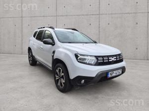 Белый Дачия Duster 2023 в Рига, объемом двигателя 1.30 л и пробегом 80 тыс. км за 12900 €, фото 3 на AUTOMOTO.COM.LV