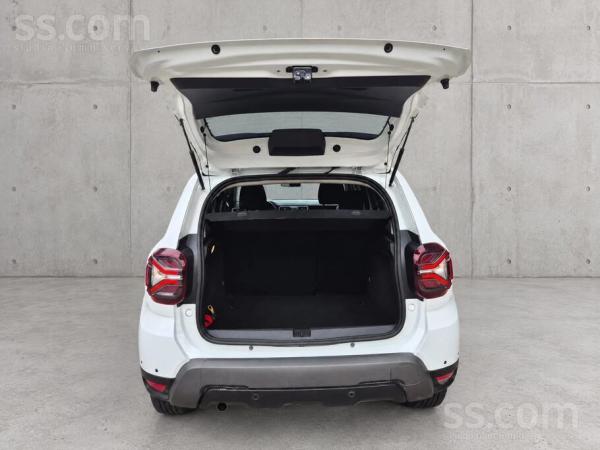 Balts Dacia Duster 2023 Rīga, ar dzinēja tilpumu 1.30 L un nobraukumu 80 tūkst. km par 12900 €, foto 8 vietnē AUTOMOTO.COM.LV
