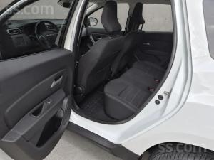 Белый Дачия Duster 2023 в Рига, объемом двигателя 1.30 л и пробегом 80 тыс. км за 12900 €, фото 9 на AUTOMOTO.COM.LV
