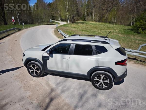 Белый Дачия Duster 2024 в Лиепая, объемом двигателя 1.50 л и пробегом 39 тыс. км за 21780 €, фото 5 на AUTOMOTO.COM.LV