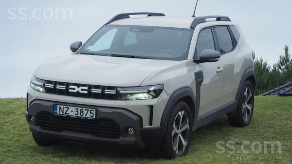 White Dacia Duster 2024 in Liepaja, with an engine capacity of 1.60 L and mileage of 40 thousand km for 21175 €, photo 5 on AUTOMOTO.COM.LV