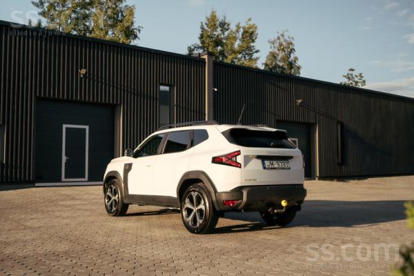 White Dacia Duster 2024 in Riga, with an engine capacity of 1.00 L and mileage of 70 thousand km for 16490 €, photo 6 on AUTOMOTO.COM.LV