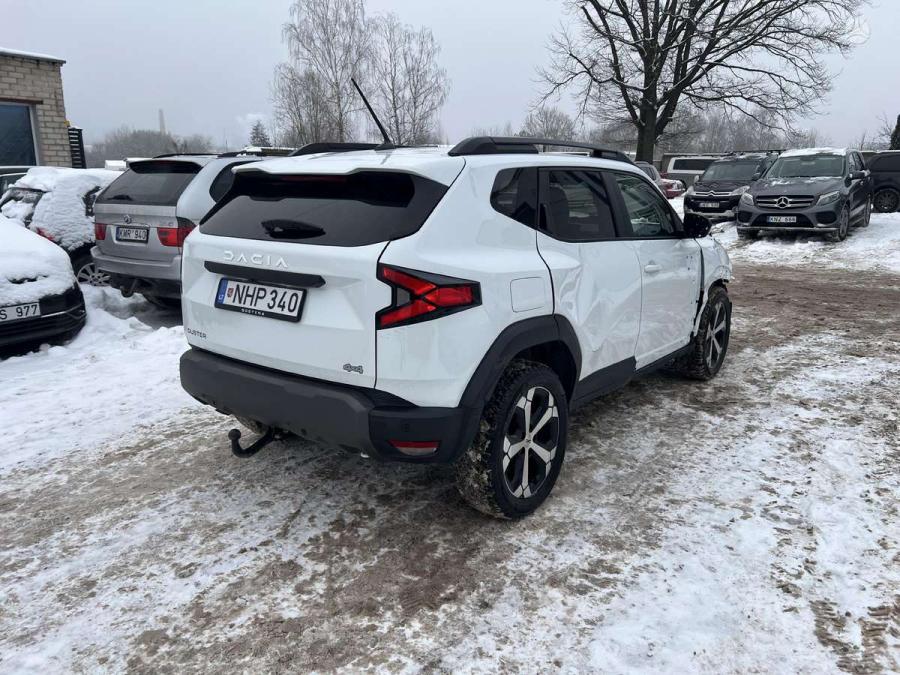 White Dacia Duster 2025 in Kaunas, with an engine capacity of 1.20 L and mileage of 46 thousand km for 9900 €, photo 3 on AUTOMOTO.COM.LV
