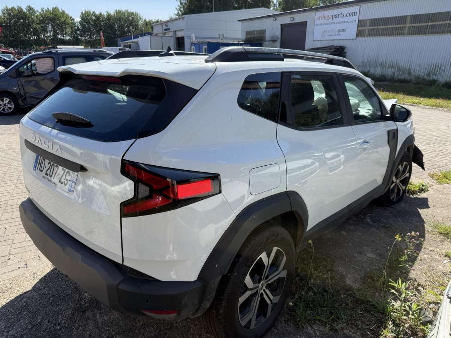 Белый Дачия Duster 2025 в Каунас, объемом двигателя 1.00 л и пробегом 17 тыс. км за 9200 €, фото 4 на AUTOMOTO.COM.LV