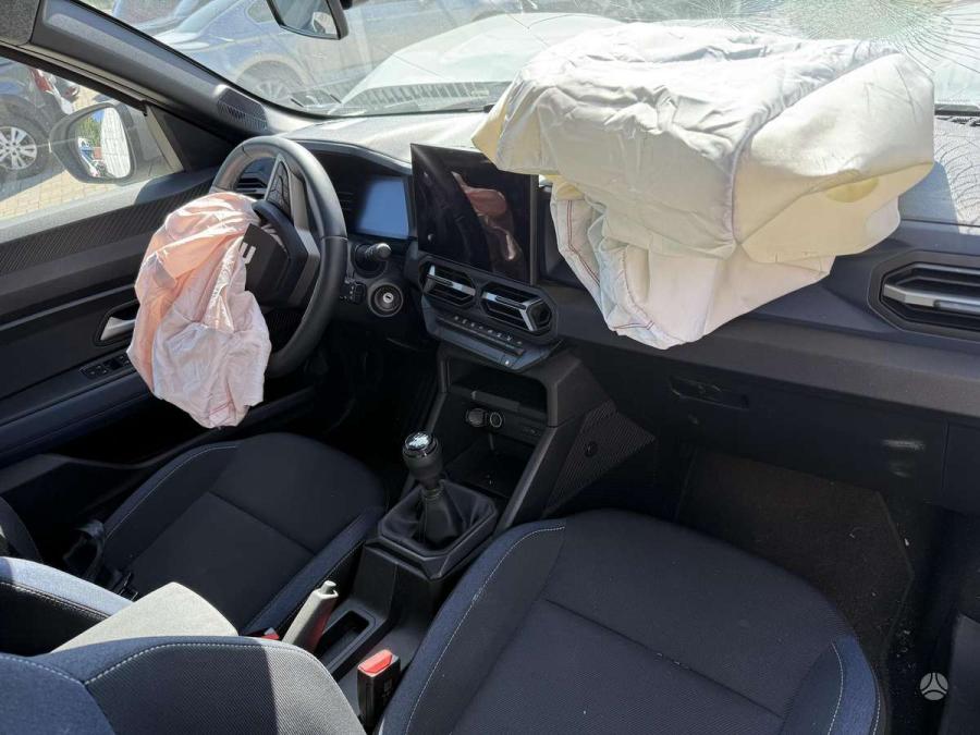 Белый Дачия Duster 2025 в Каунас, объемом двигателя 1.00 л и пробегом 17 тыс. км за 9200 €, фото 9 на AUTOMOTO.COM.LV