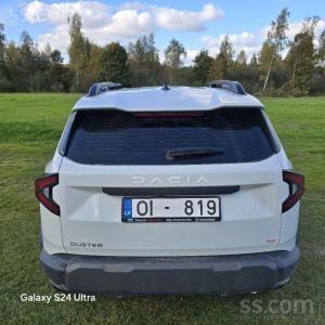 Белый Дачия Duster 2025 в Рига, объемом двигателя 1.00 л и пробегом 30 тыс. км за 16400 €, фото 4 на AUTOMOTO.COM.LV