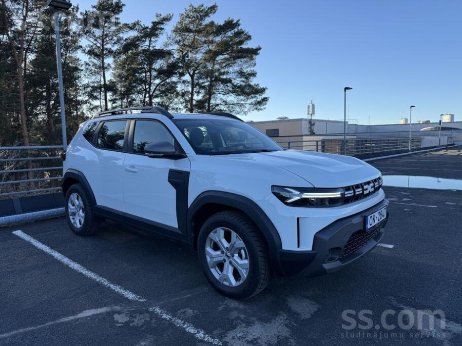White Dacia Duster 2026 in Riga, with an engine capacity of 1.20 L and mileage of 300 thousand km for 19200 €, photo 4 on AUTOMOTO.COM.LV