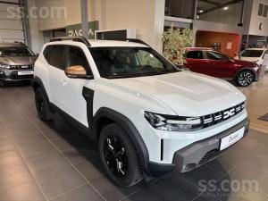 White Dacia Duster 2026 in Liepaja, with an engine capacity of 1.20 L and mileage of 6 thousand km for 29280 €, photo  on AUTOMOTO.COM.LV