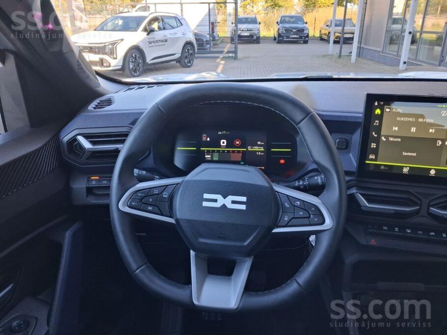 Белый Дачия Duster 2026 в Лиепая, объемом двигателя 1.20 л и пробегом 0 тыс. км за 19990 €, фото 17 на AUTOMOTO.COM.LV