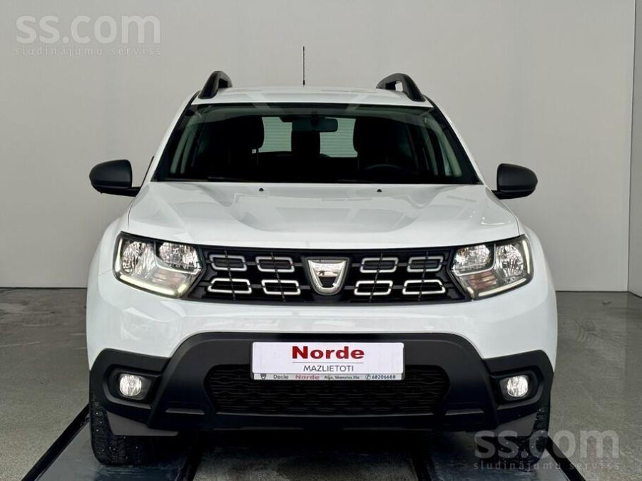 White Dacia Duster 2020 in Riga, with an engine capacity of 1.00 L and mileage of 139 thousand km for 8690 €, photo 1 on AUTOMOTO.COM.LV