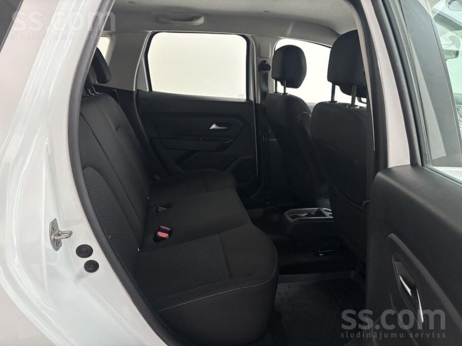 White Dacia Duster 2020 in Riga, with an engine capacity of 1.00 L and mileage of 139 thousand km for 8690 €, photo 9 on AUTOMOTO.COM.LV