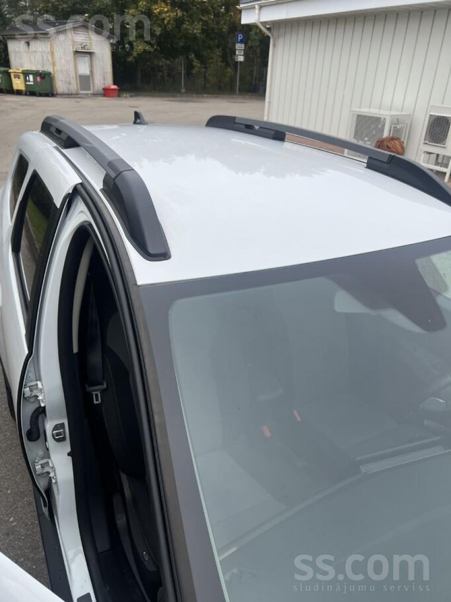 White Dacia Duster 2023 in Riga, with an engine capacity of 1.00 L and mileage of 42 thousand km for 14200 €, photo 17 on AUTOMOTO.COM.LV