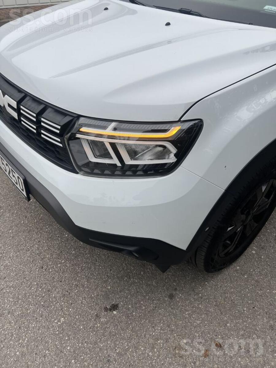 White Dacia Duster 2023 in Riga, with an engine capacity of 1.00 L and mileage of 42 thousand km for 14200 €, photo 22 on AUTOMOTO.COM.LV