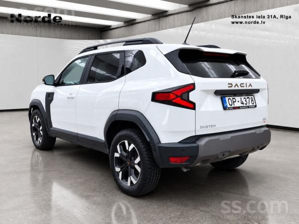 White Dacia Duster 2024 in Riga, with an engine capacity of 1.20 L and mileage of 49 thousand km for 19980 €, photo 5 on AUTOMOTO.COM.LV