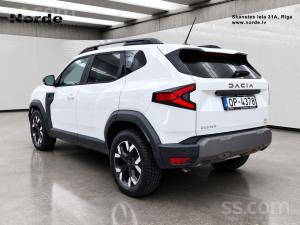 Balts Dacia Duster 2024 Rīga, ar dzinēja tilpumu 1.20 L un nobraukumu 49 tūkst. km par 19980 €, foto 5 vietnē AUTOMOTO.COM.LV