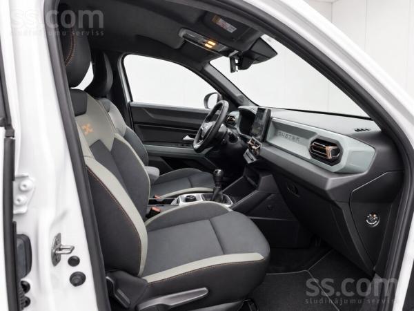 White Dacia Duster 2024 in Riga, with an engine capacity of 1.20 L and mileage of 49 thousand km for 19980 €, photo 8 on AUTOMOTO.COM.LV