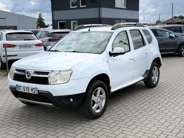 Белый Дачия Duster 2011 в Таураге, объемом двигателя 1.50 л и пробегом 290 тыс. км за 3650 €, фото 1 на AUTOMOTO.COM.LV