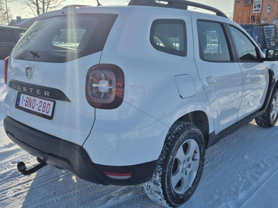 White Dacia Duster 2018 in Siauliai, with an engine capacity of 1.20 L and mileage of 122 thousand km for 8450 €, photo 7 on AUTOMOTO.COM.LV