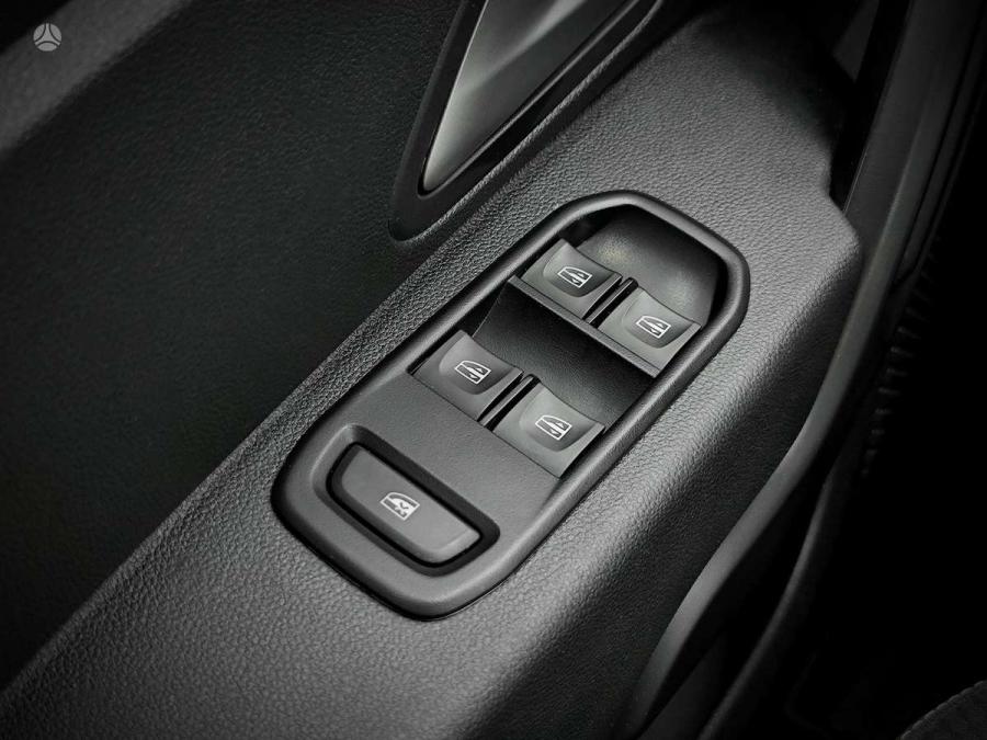 Balts Dacia Duster 2024 Kauņa, ar dzinēja tilpumu 1.00 L un nobraukumu 70 tūkst. km par 13500 €, foto 20 vietnē AUTOMOTO.COM.LV