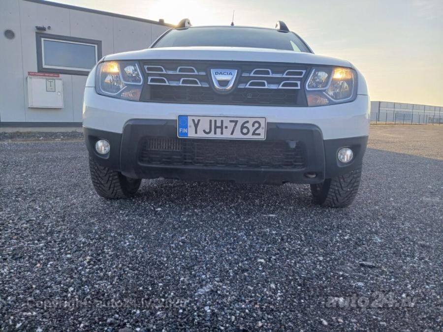White Dacia Duster 2016 in Tallinn, with an engine capacity of 1.20 L and mileage of 262 thousand km for 5999 €, photo 3 on AUTOMOTO.COM.LV