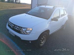 White Dacia Duster 2016 in Tallinn, with an engine capacity of 1.20 L and mileage of 262 thousand km for 5999 €, photo 4 on AUTOMOTO.COM.LV