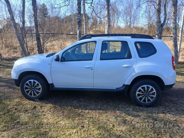 White Dacia Duster 2016 in Tallinn, with an engine capacity of 1.20 L and mileage of 262 thousand km for 5890 €, photo 7 on AUTOMOTO.COM.LV