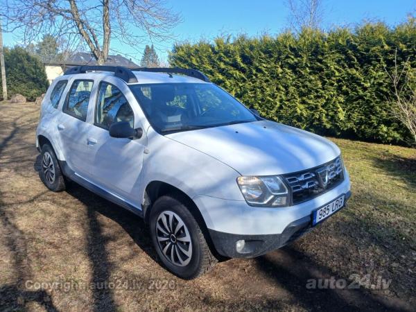 White Dacia Duster 2016 in Tallinn, with an engine capacity of 1.20 L and mileage of 262 thousand km for 5890 €, photo 3 on AUTOMOTO.COM.LV