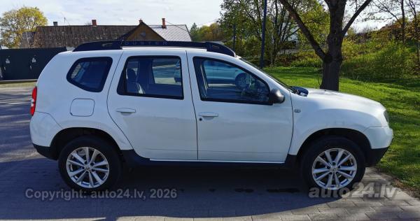 White Dacia Duster 2016 in Tallinn, with an engine capacity of 1.20 L and mileage of 263 thousand km for 4990 €, photo 6 on AUTOMOTO.COM.LV